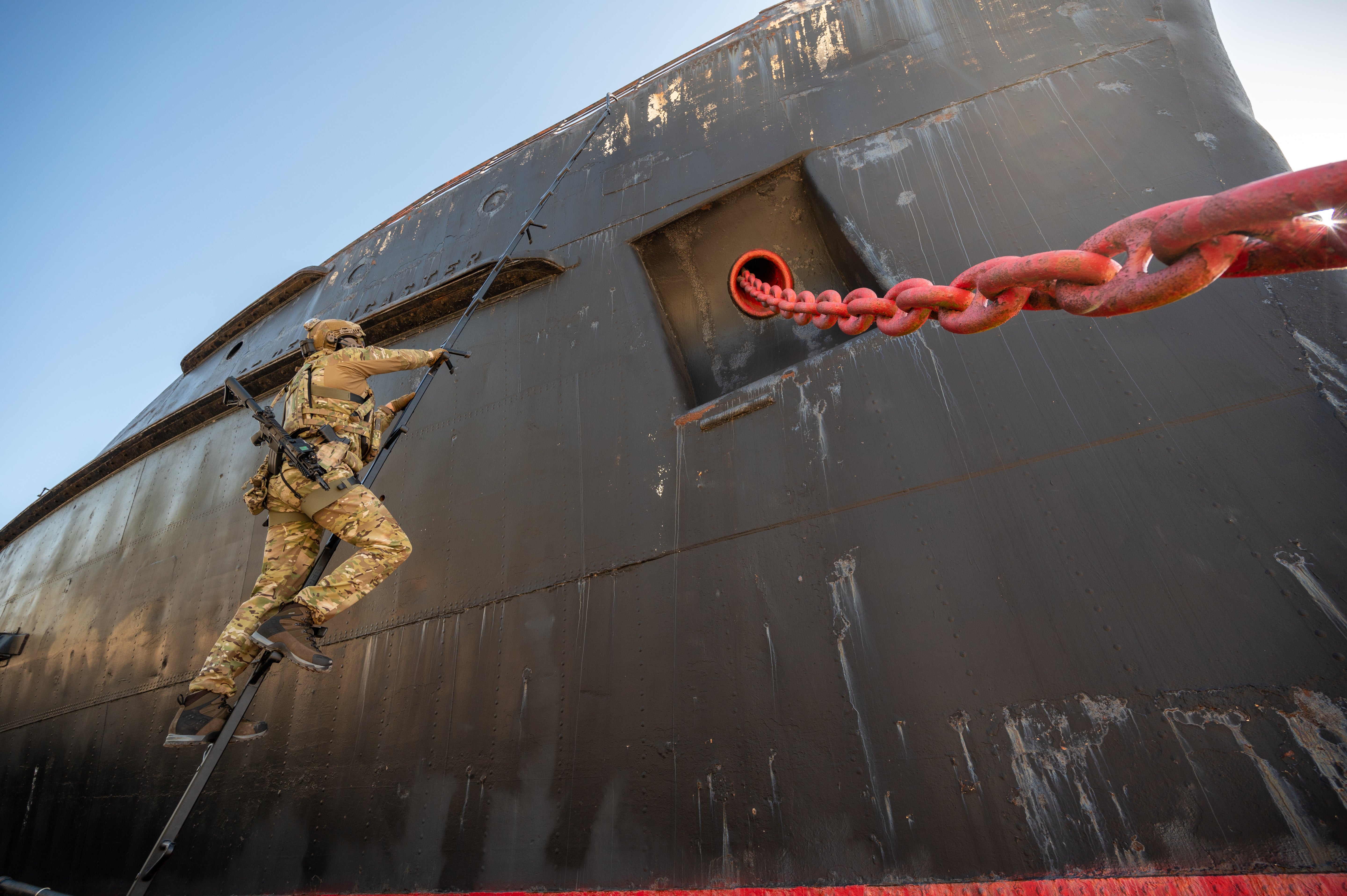 Equipment and Systems for Tactical Maritime Operations – Helix Operations